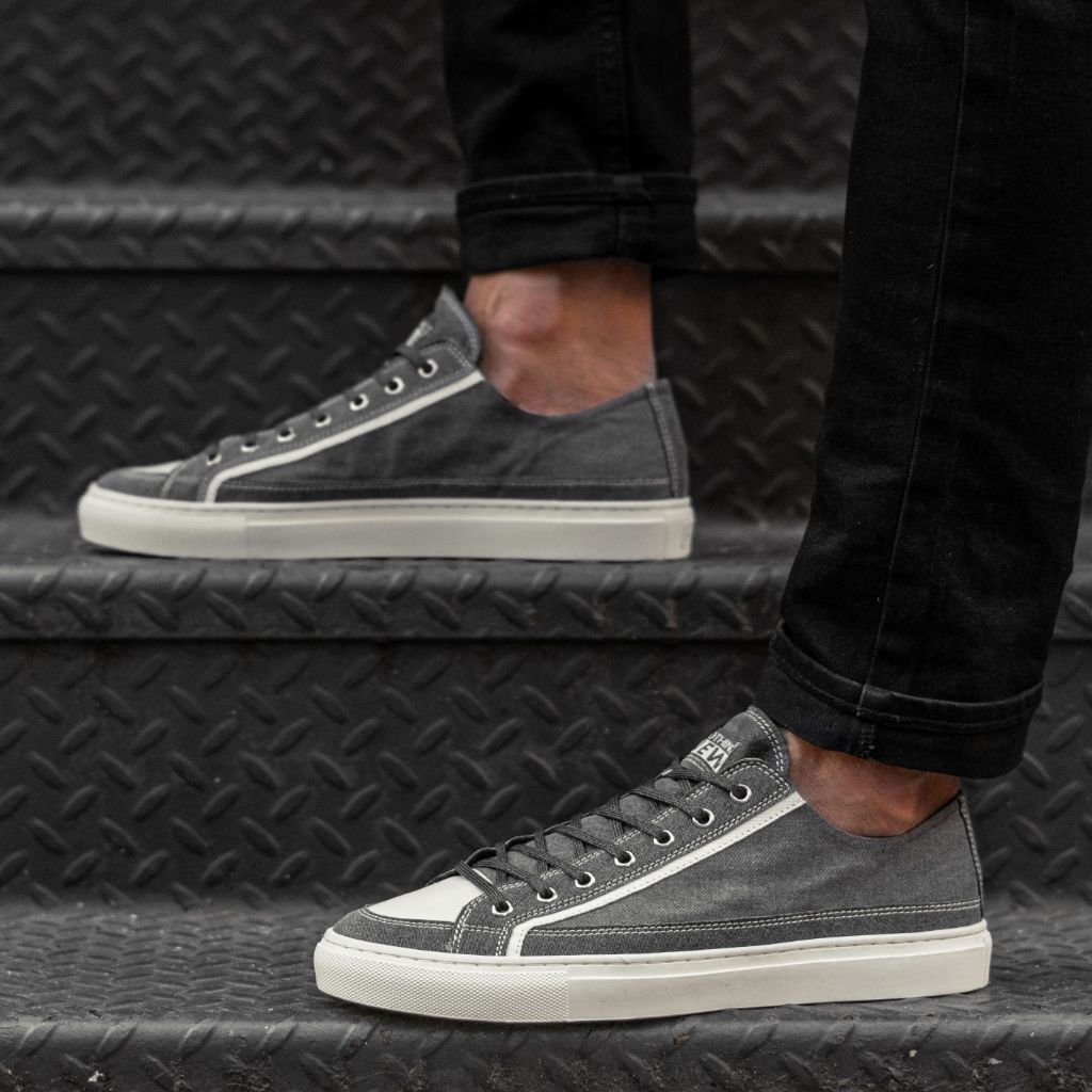Men's Kicks Canvas Sneaker in City - Nothing New®